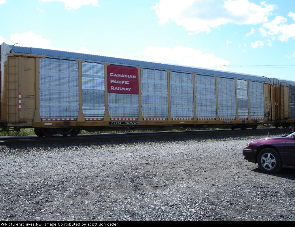 TTGX 988789 (CP) Autorack EB